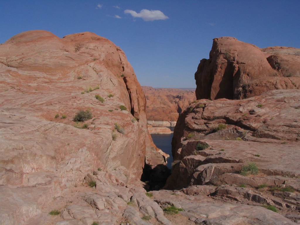 Hole-in-the-Rock in Escalante, Utah - Kid-friendly Attractions | Trekaroo