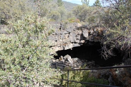 Subway Cave Lava Tube in Old Station, California - Kid-friendly ...