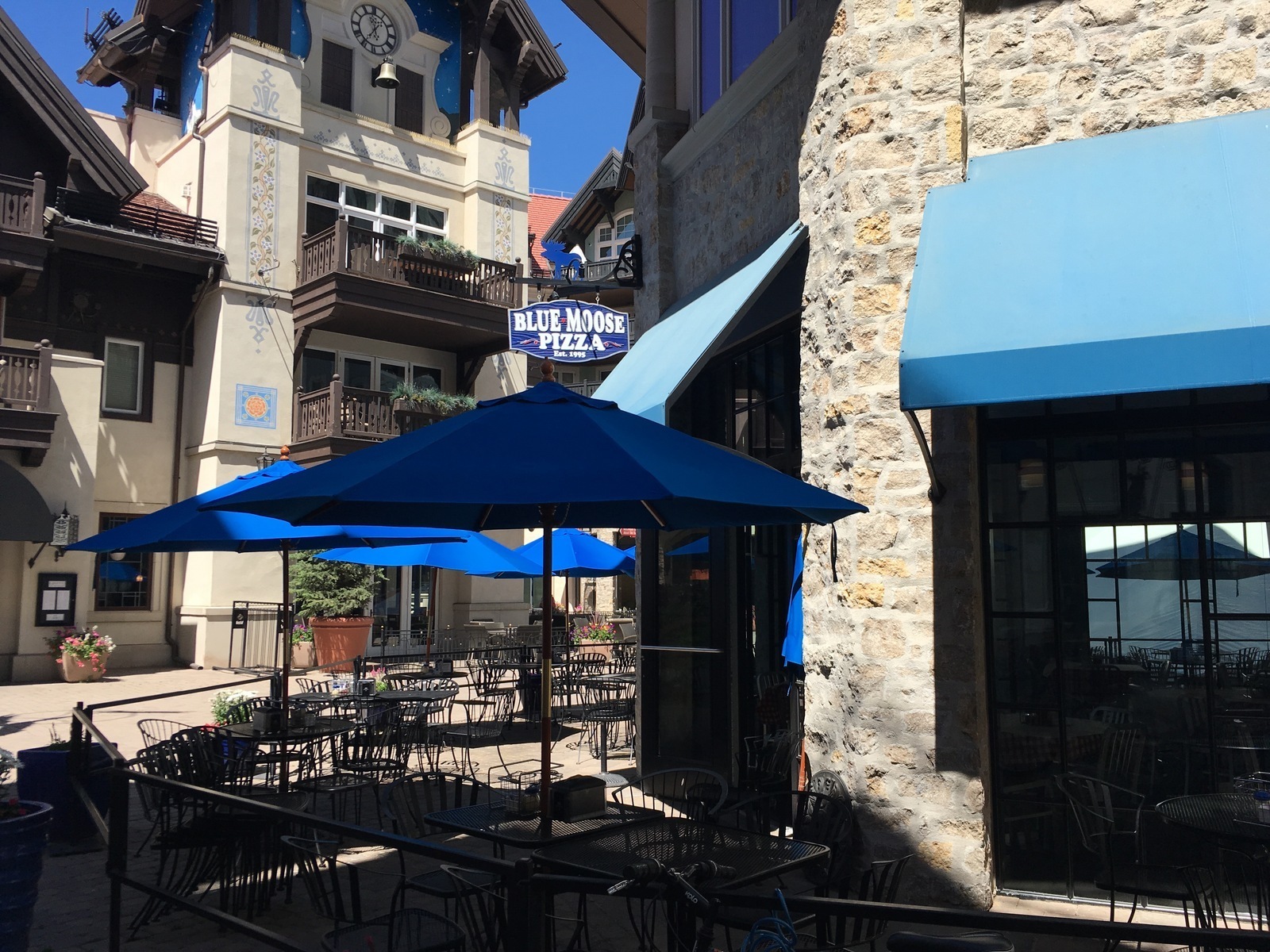 Blue Moose Pizza Vail in Vail, Colorado - Kid-friendly Restaurants ...