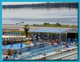 Raging Rivers Water Park in Grafton, Illinois - Kid-friendly ...