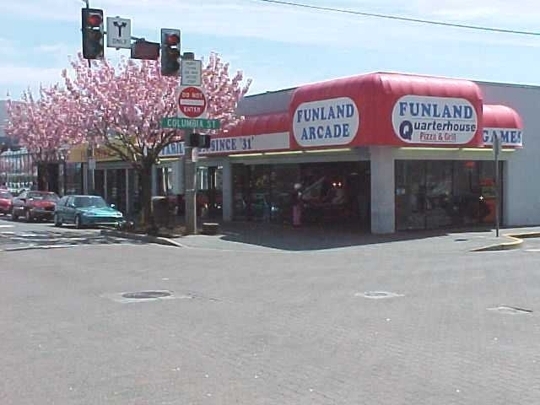 Funland Entertainment Center in Seaside, Oregon - Kid-friendly ...